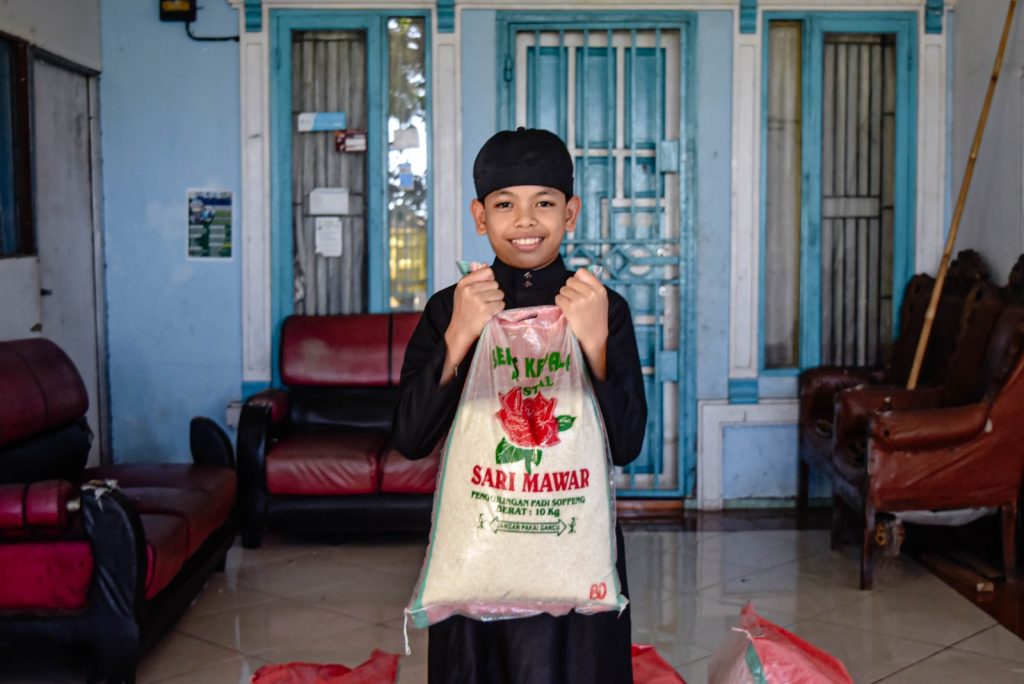 WIZ Salurkan 150 Kg Beras untuk Santri Rumah Tahfizh Enjaaz Qur’ani di ...