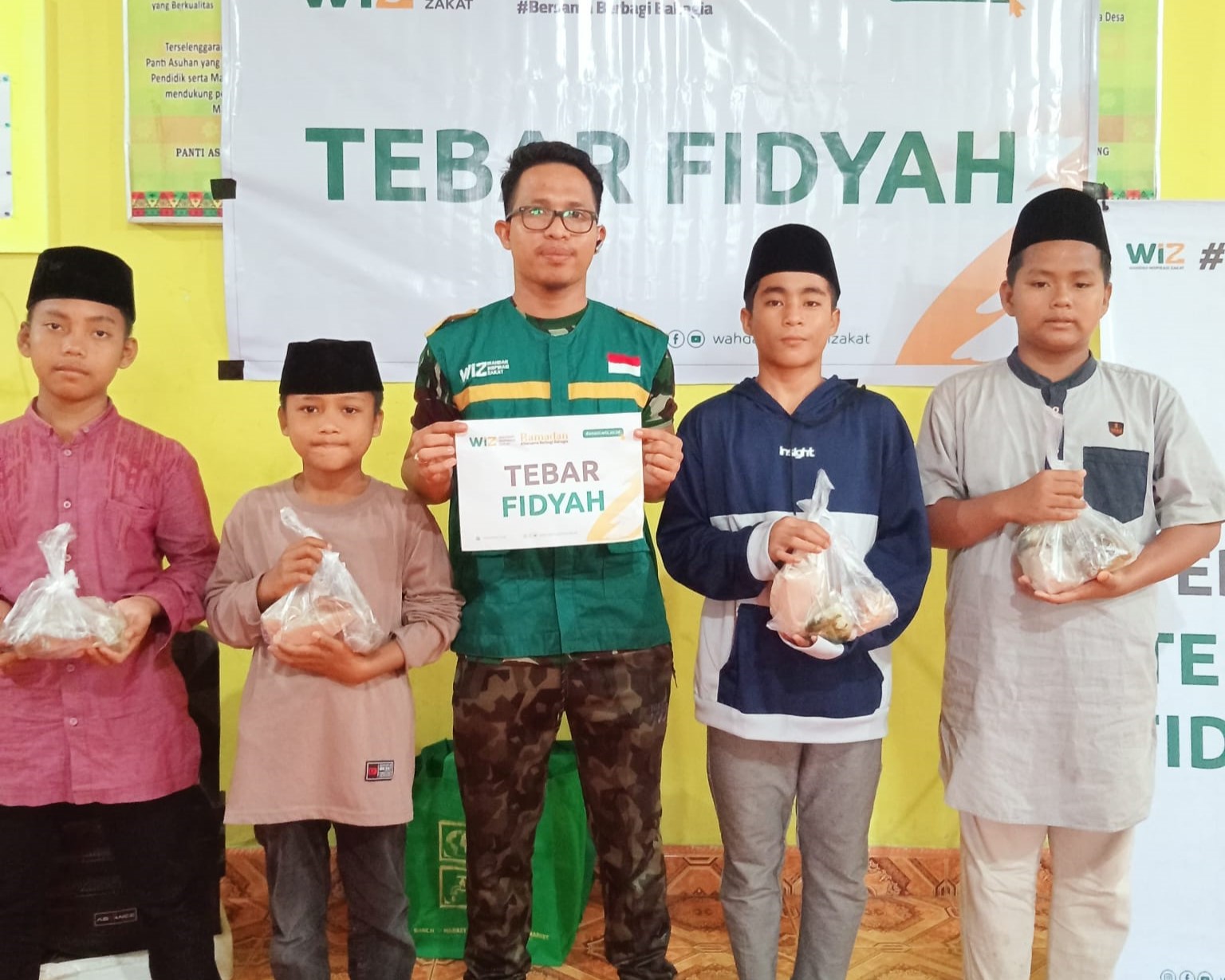 Berbagi Paket Fidyah untuk Anak Panti Asuhan Muhammadiyah Tualang ...