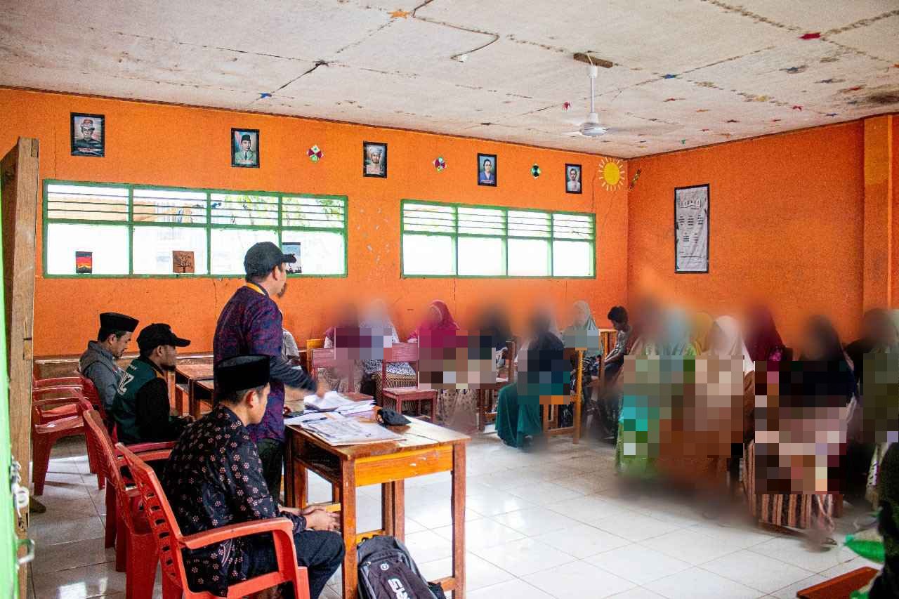 WIZ Salurkan Dana Zakat kepada 30 Dhuafa di Kampung Japing-Japing ...