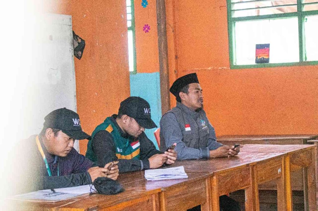 WIZ Salurkan Dana Zakat kepada 30 Dhuafa di Kampung Japing-Japing ...